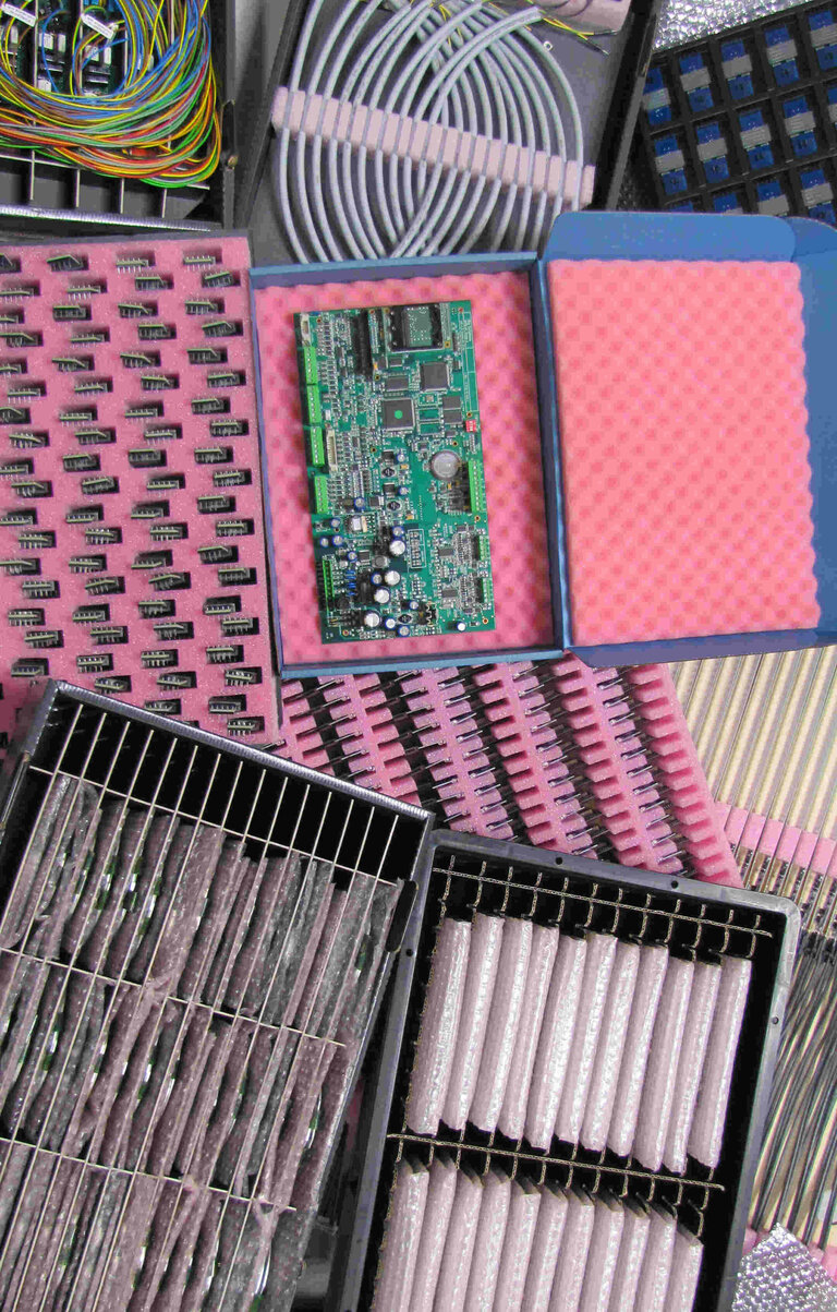 THT assembly | A+B Electronic